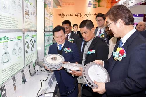 [포 토] 윤장현 광주광역시장, 2017 국제 광산업전시회 참석:온투데이 #http://ontoday.kr