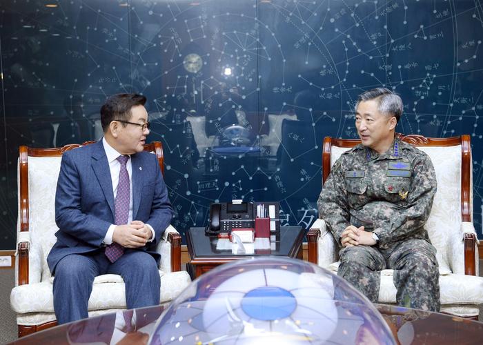 최홍묵 계룡시장, 계룡대 방문 3군 참모총장 만나:논산계룡신문 #http://ngnews.kr