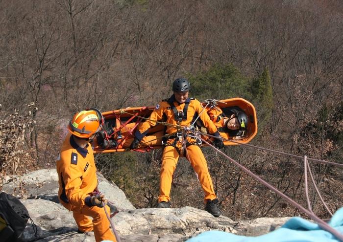 계룡소방서, 2020년 상반기 산악구조 특별훈련 실시:논산계룡신문 #http://ngnews.kr