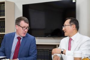 [특별대담] Kevin Pile 교수 - 유대현 교수:후생신보